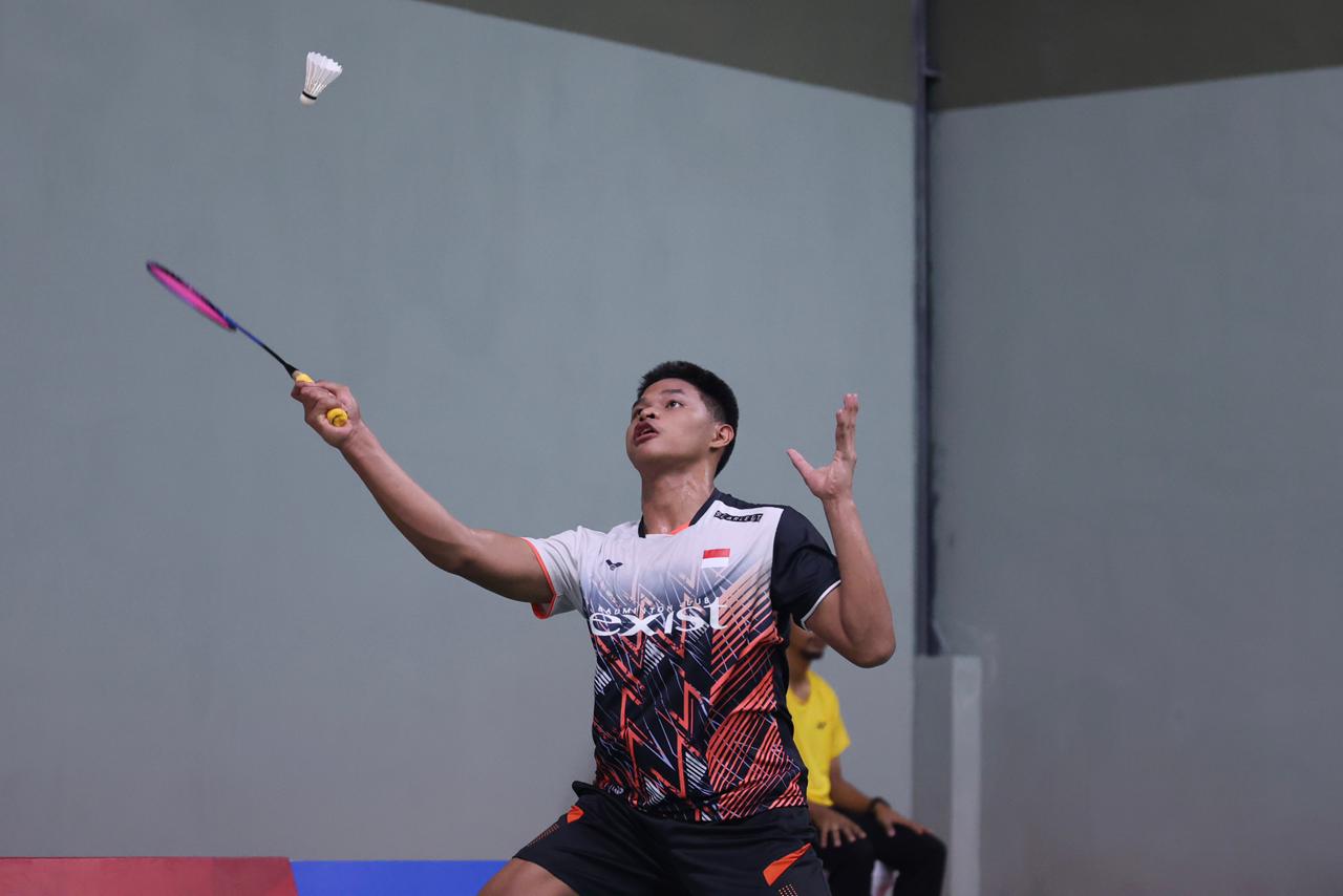 Seleksi Nasional PBSI 2026: Fardhan menangkan laga sengit melawan Radit ...